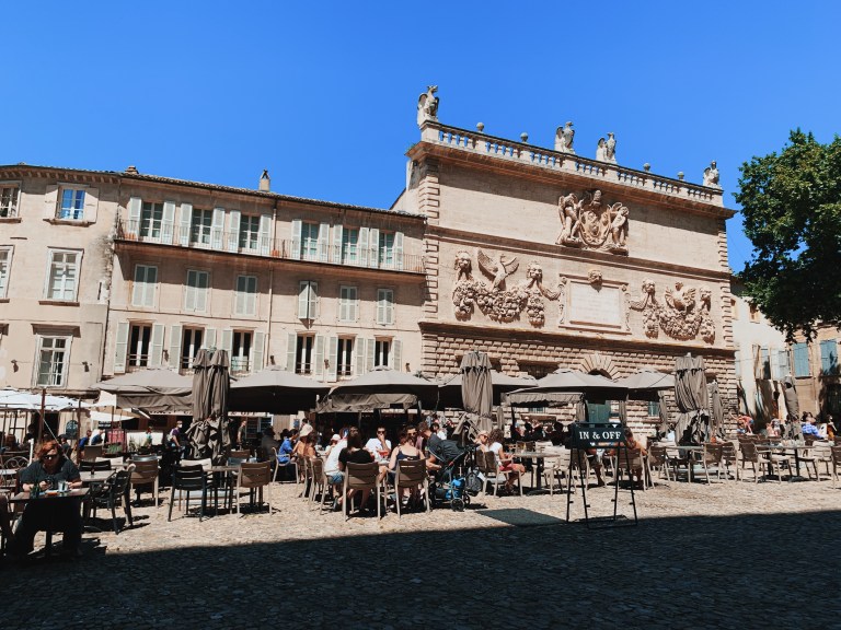 Best Things to Do on a One Day Trip to Avignon – Baguettes and Bicyclettes